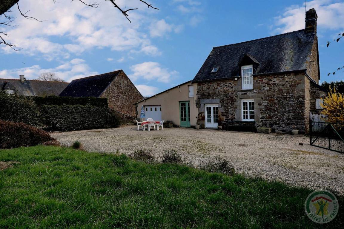 92 M² Gîte ∙ 2 Chambres ∙ 4 Personnes - Ille-et-Vilaine