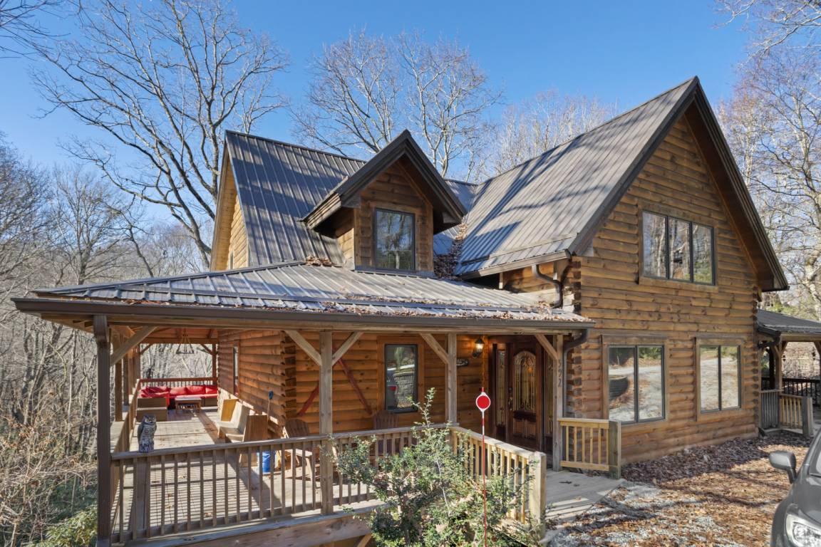 341 M² Cabin ∙ 3 Bedrooms ∙ 14 Guests - Boone, NC