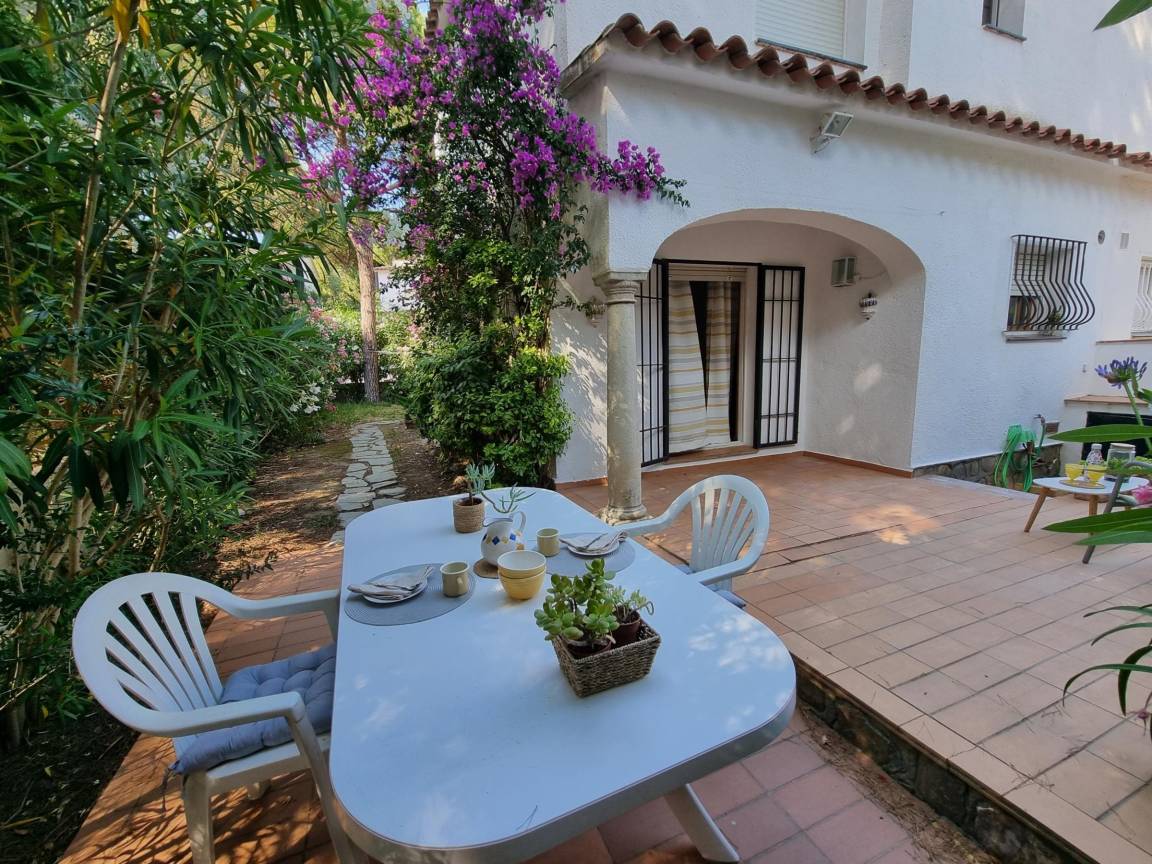 80 M² Casa ∙ 3 Habitaciones ∙ 6 Huéspedes - Estartit