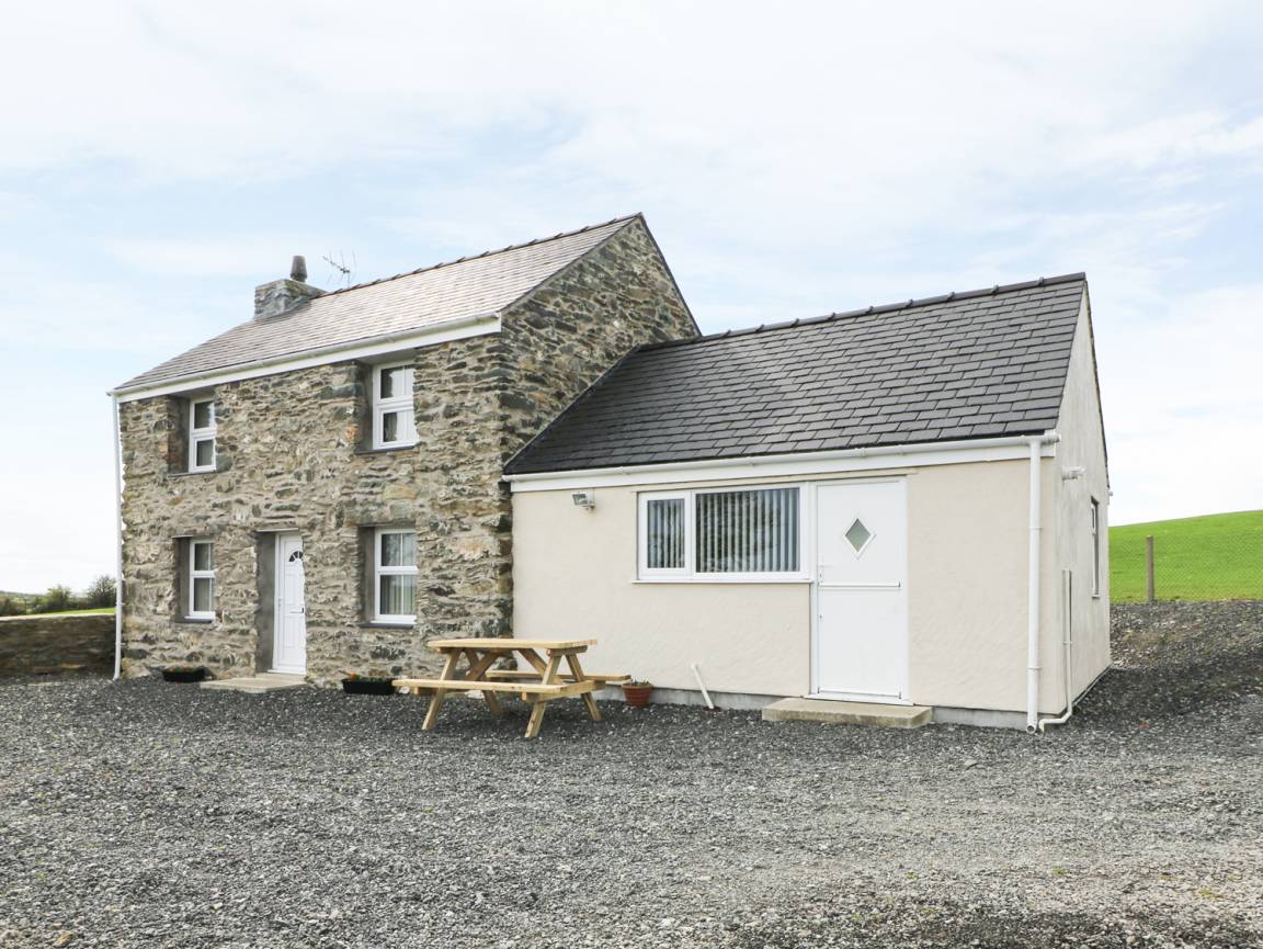 Cottage ∙ 2 Bedrooms ∙ 4 Guests - Rhosneigr