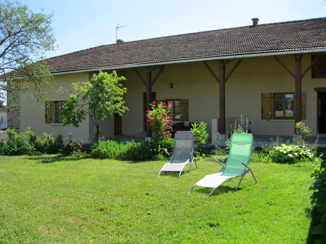 110 M² Gîte ∙ 2 Chambres ∙ 5 Personnes - Ain