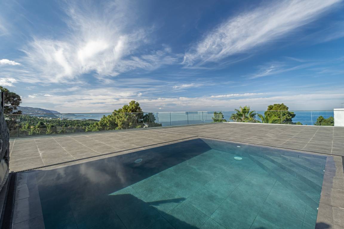 100 M² Chalet ∙ 3 Habitaciones ∙ 6 Huéspedes - Canarias