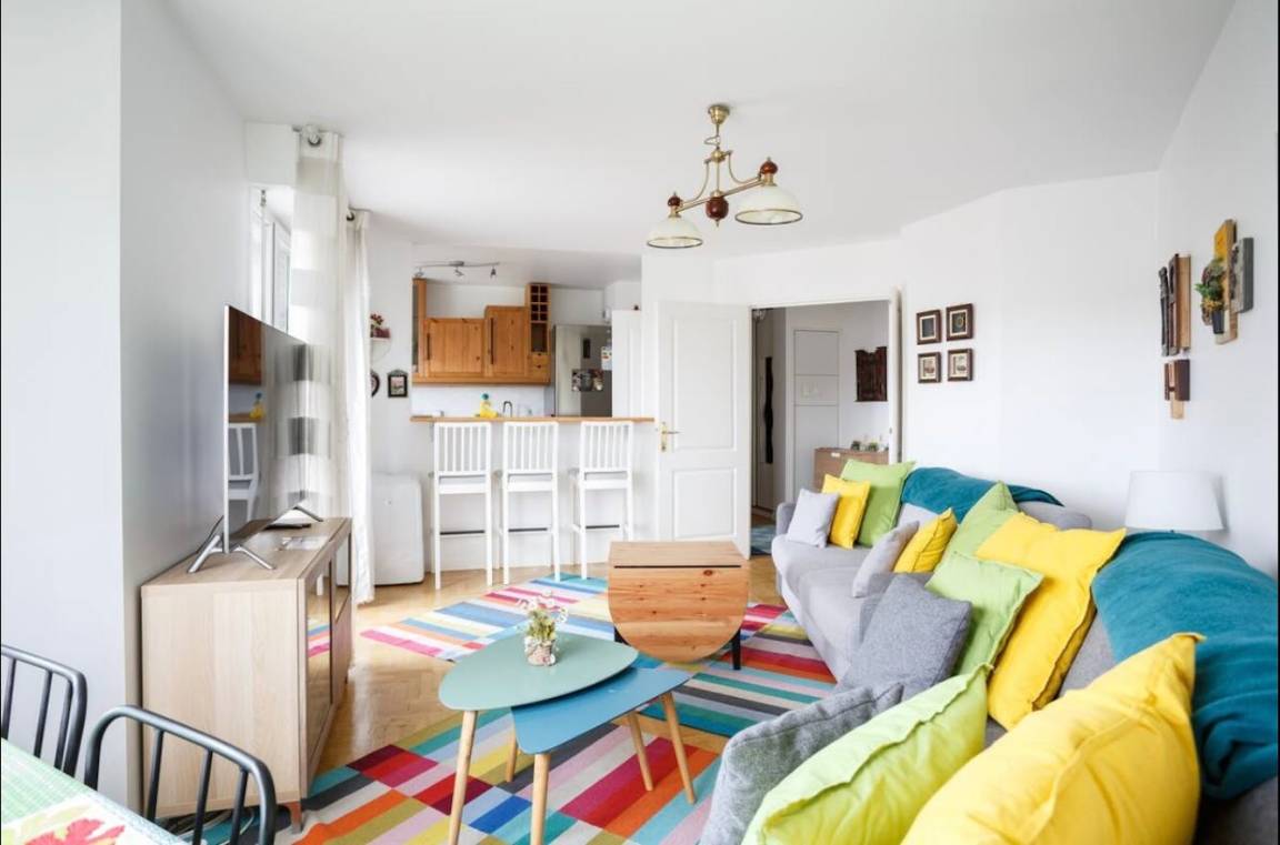 70 M² Appartement ∙ 2 Chambres ∙ 4 Personnes - Suresnes