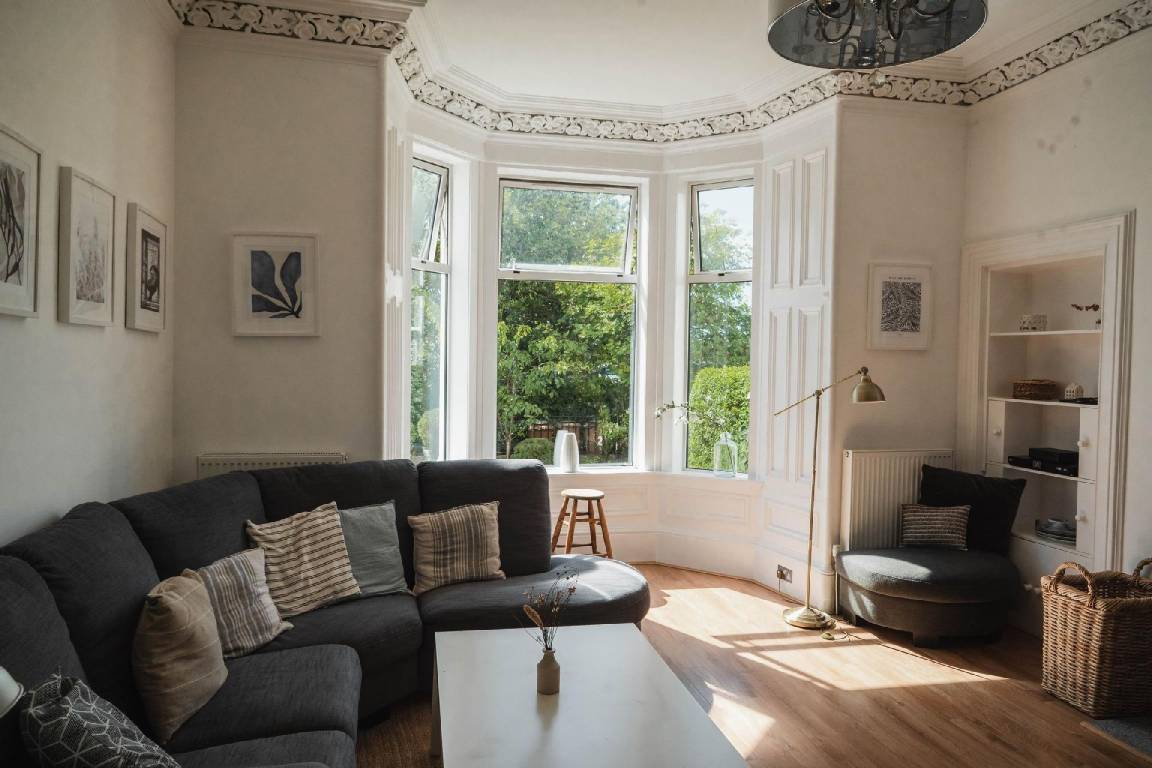 245 M² House ∙ 5 Bedrooms ∙ 9 Guests - Dundee
