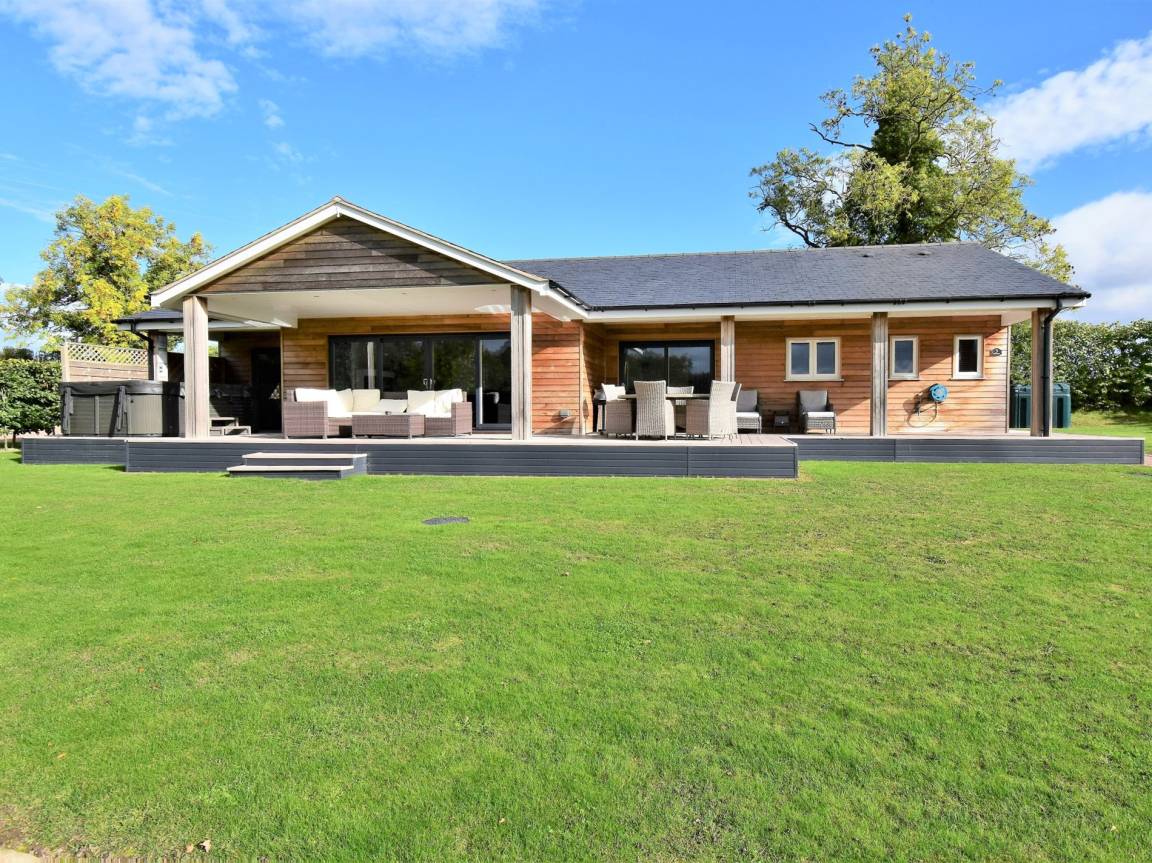 Cottage ∙ 4 Bedrooms ∙ 8 Guests - Oswestry