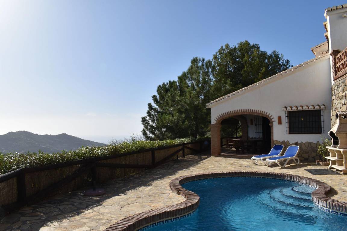 200 M² House ∙ 3 Bedrooms ∙ 7 Guests - Cómpeta