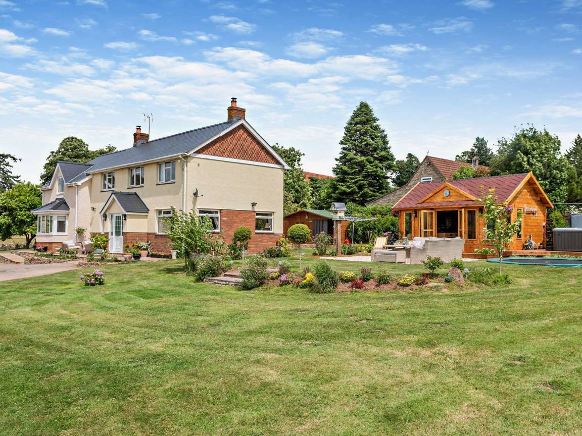 Cottage ∙ 4 Bedrooms ∙ 8 Guests - Monmouthshire