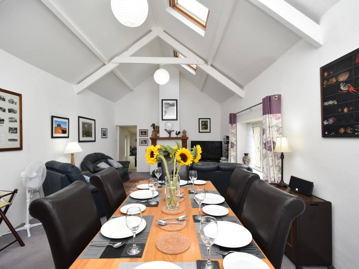 Cottage ∙ 3 Bedrooms ∙ 6 Guests - Narberth