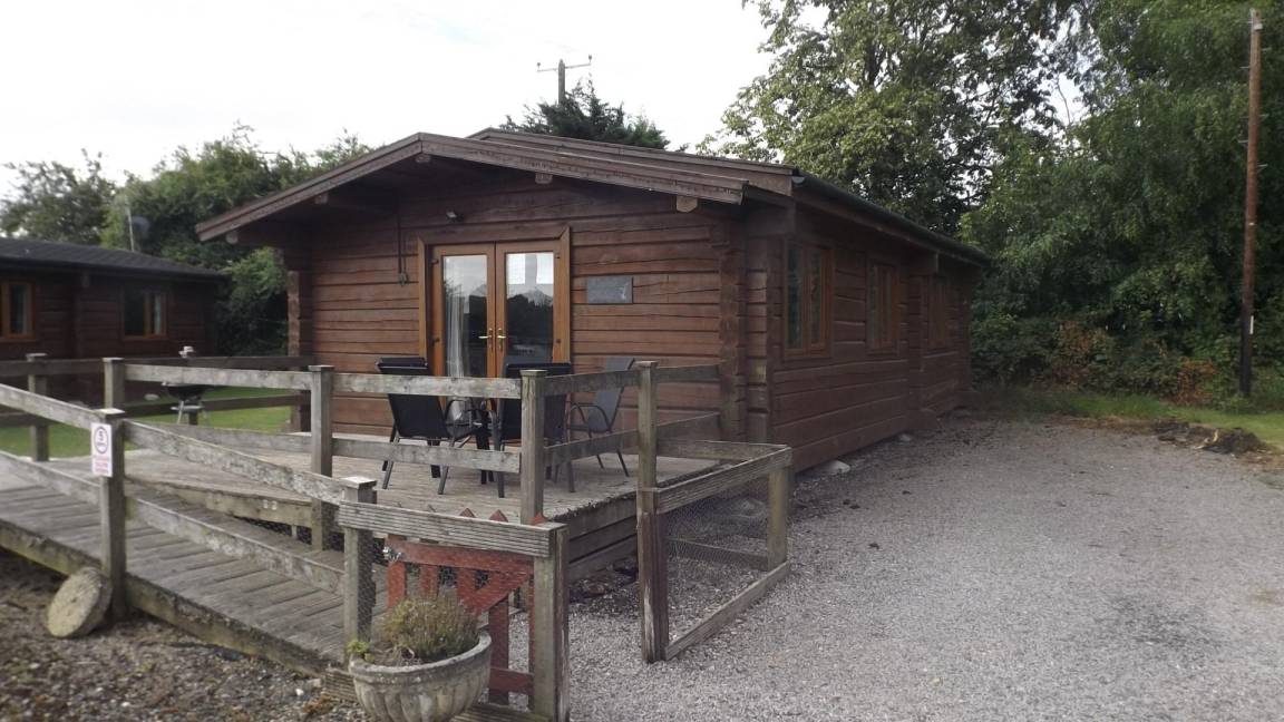 60 M² Cabin ∙ 2 Bedrooms ∙ 5 Guests - Worcestershire