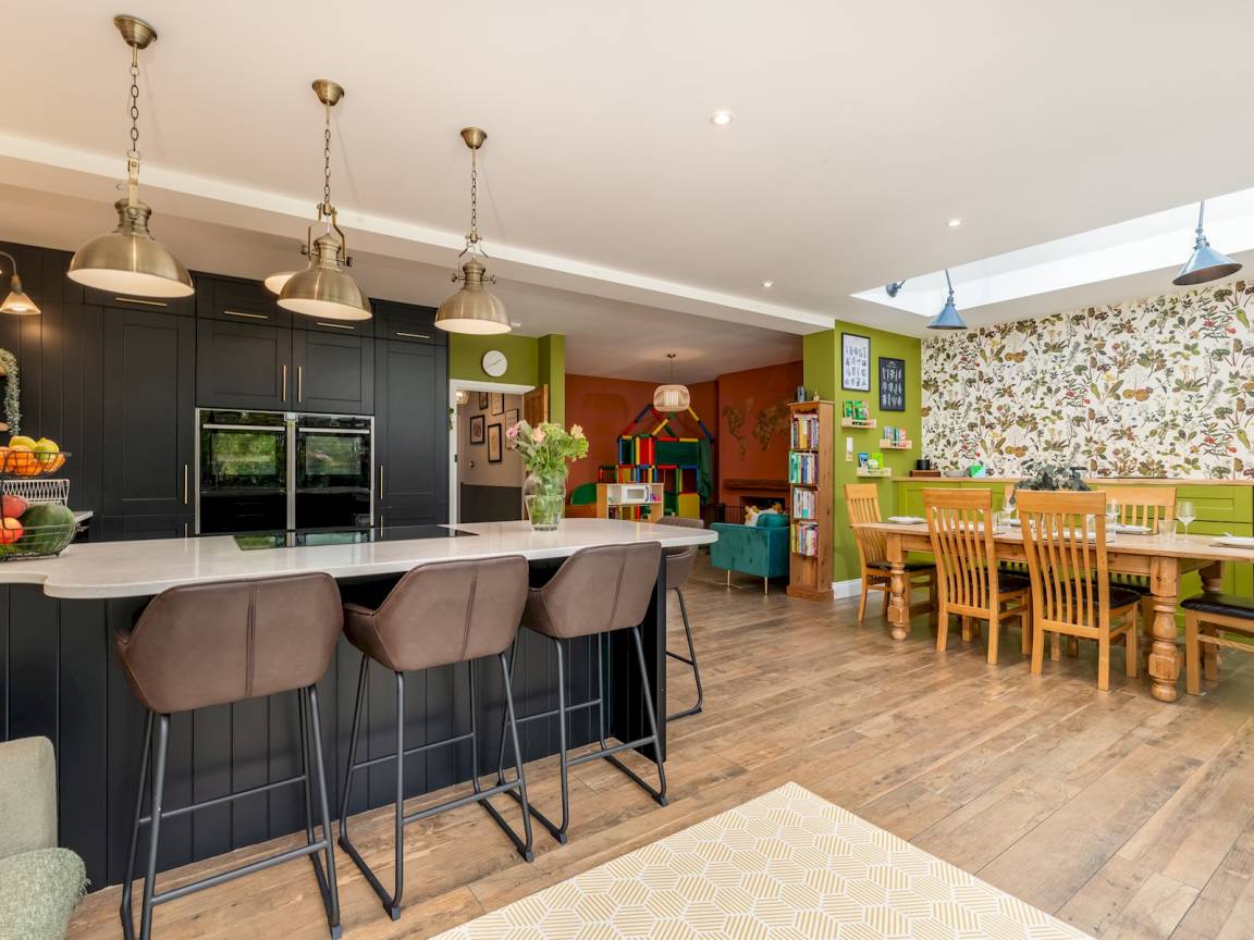 149 M² House ∙ 3 Bedrooms ∙ 7 Guests - Aylesbury