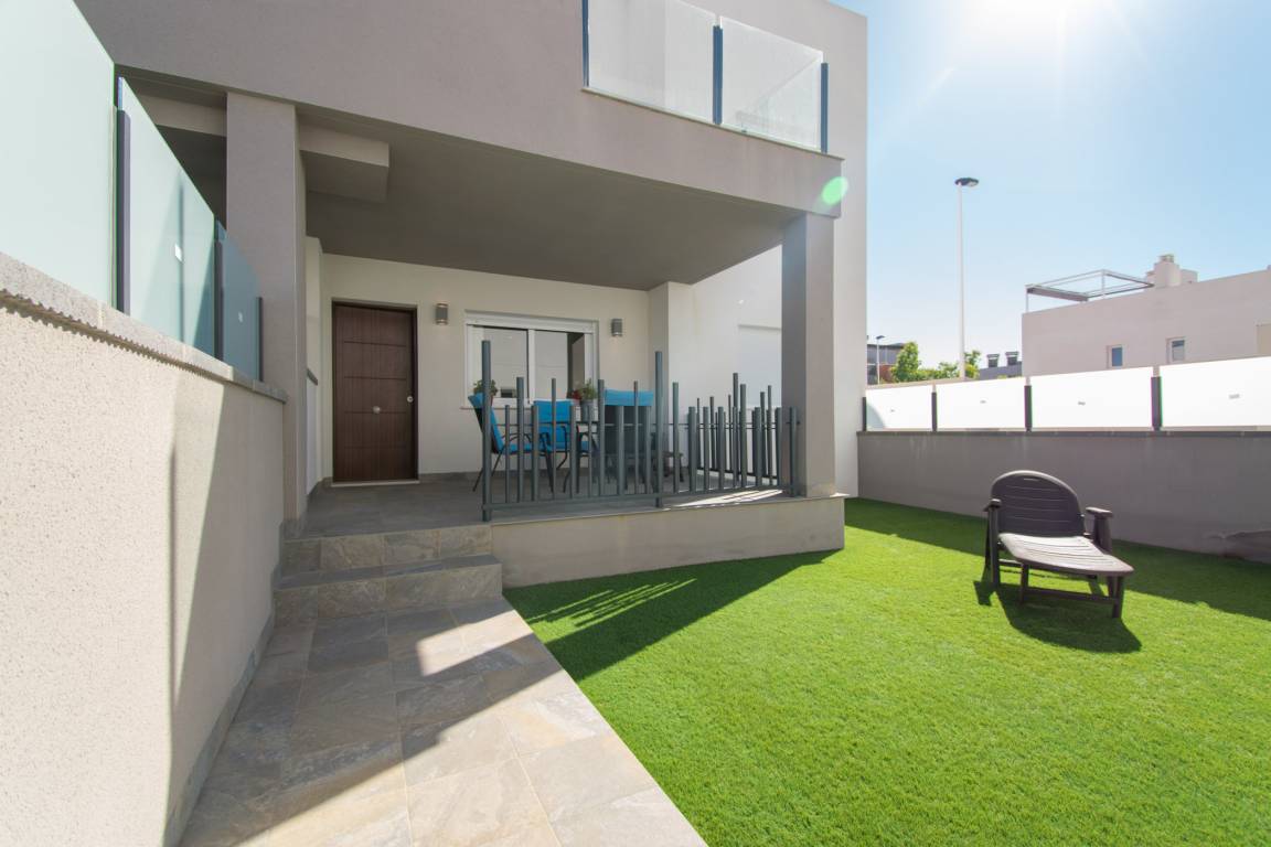 50 M² Bungalow ∙ 2 Habitaciones ∙ 4 Huéspedes - Torrevieja