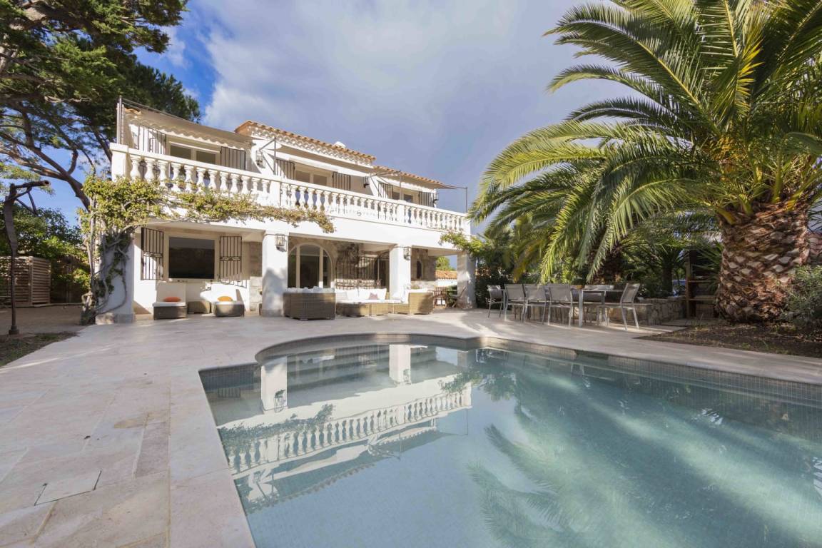 150 M² Villa ∙ 4 Bedrooms ∙ 8 Guests - Antibes