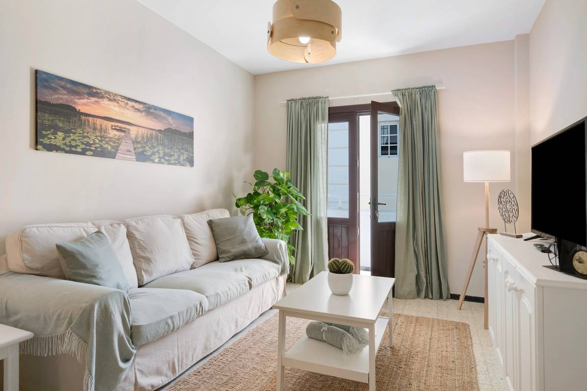 70 M² Apartamento ∙ 2 Habitaciones ∙ 4 Huéspedes - Arrecife