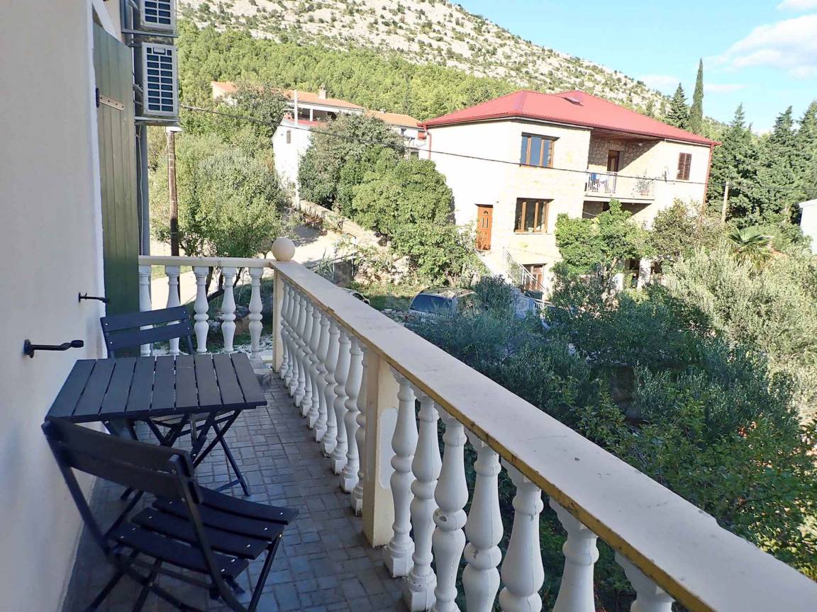95 M² Apartment ∙ 3 Bedrooms ∙ 6 Guests - Starigrad