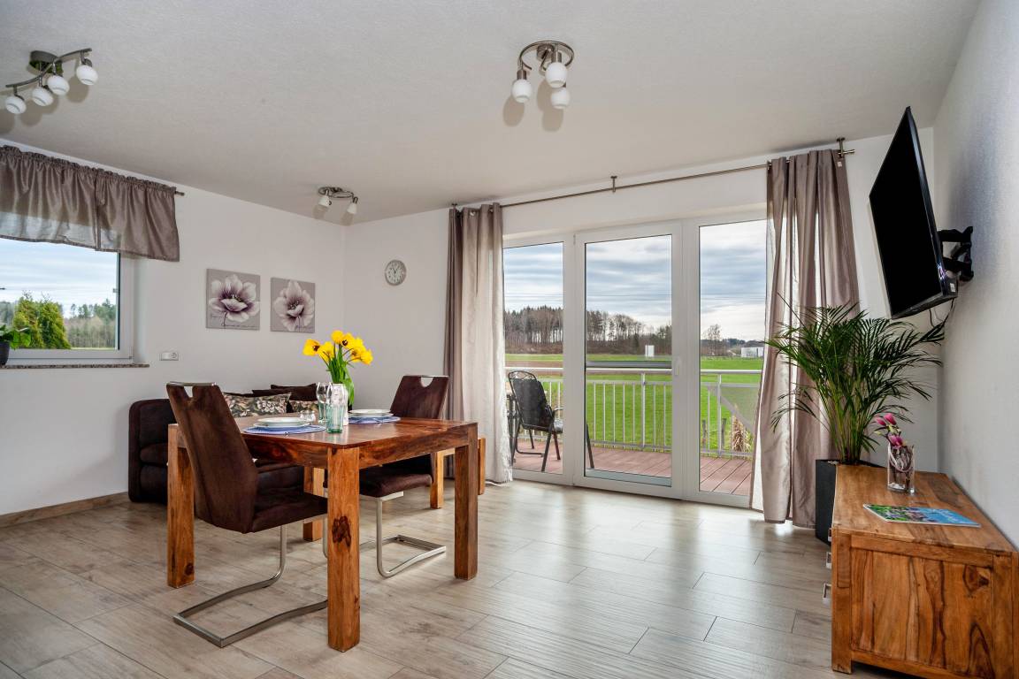 60 M² Ferienwohnung ∙ 1 Schlafzimmer ∙ 2 Gäste - Bad Waldsee