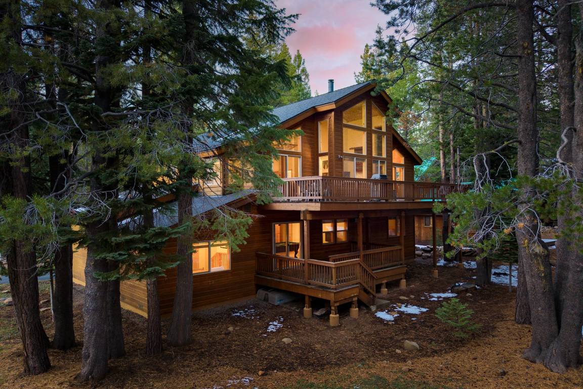 268 M² House ∙ 4 Bedrooms ∙ 10 Guests - Truckee, CA