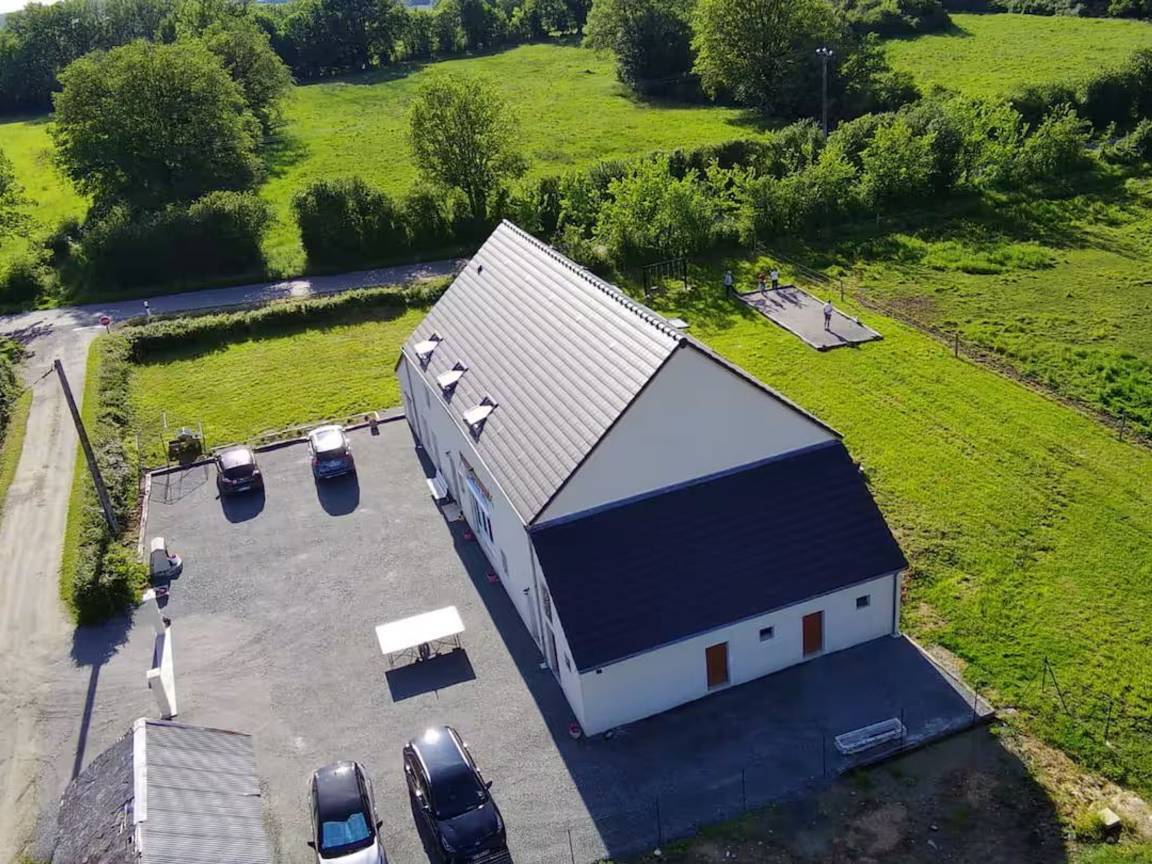228 M² Cottage ∙ 5 Chambres ∙ 12 Personnes - Indre