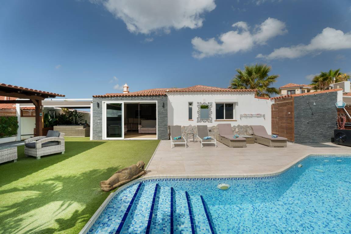 80 M² Villa ∙ 2 Bedrooms ∙ 4 Guests - El Médano
