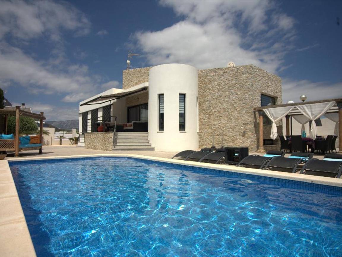 220 M² Villa ∙ 4 Habitaciones ∙ 8 Huéspedes - Benidorm