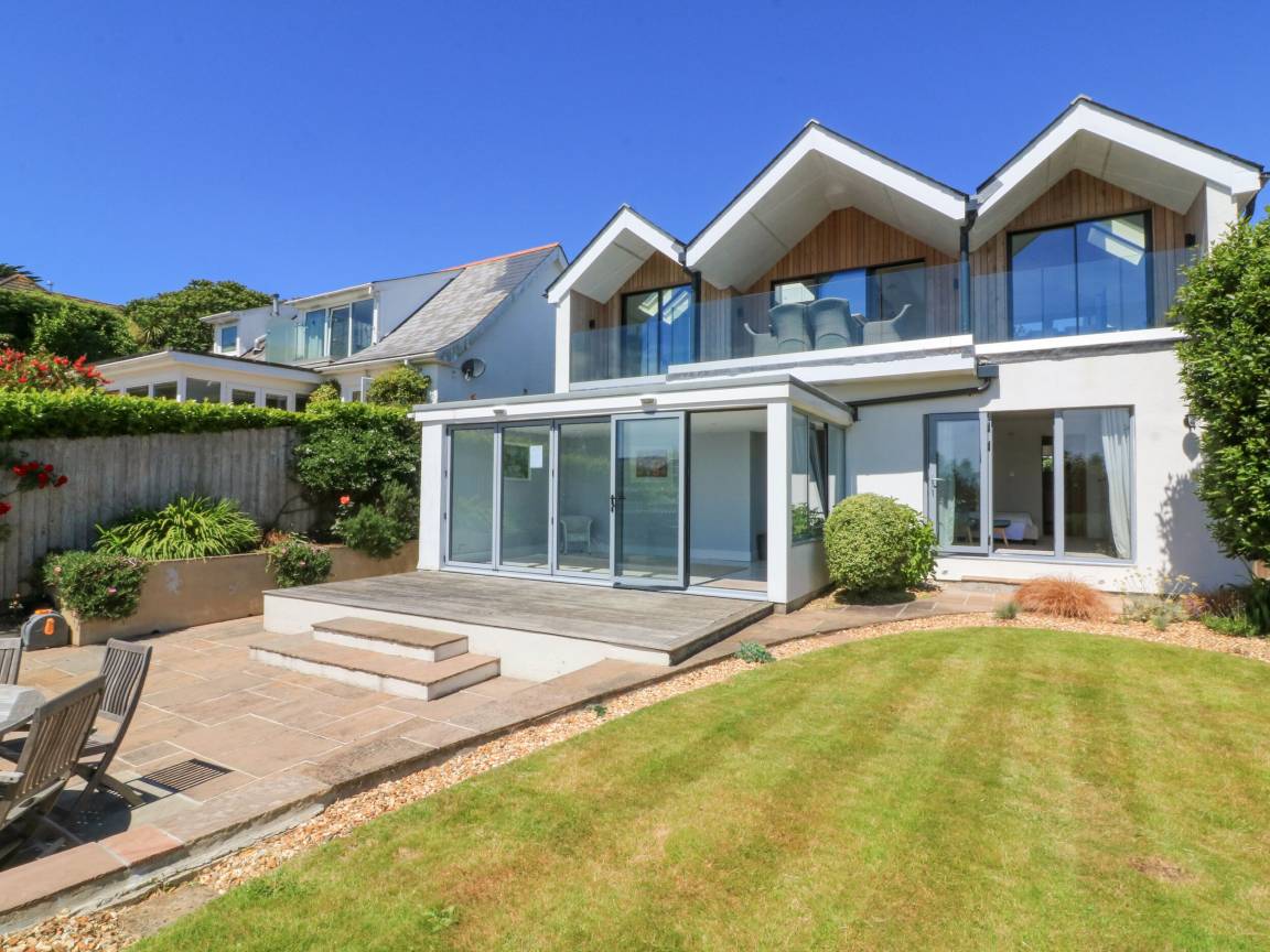 Cottage ∙ 4 Bedrooms ∙ 8 Guests - Salcombe