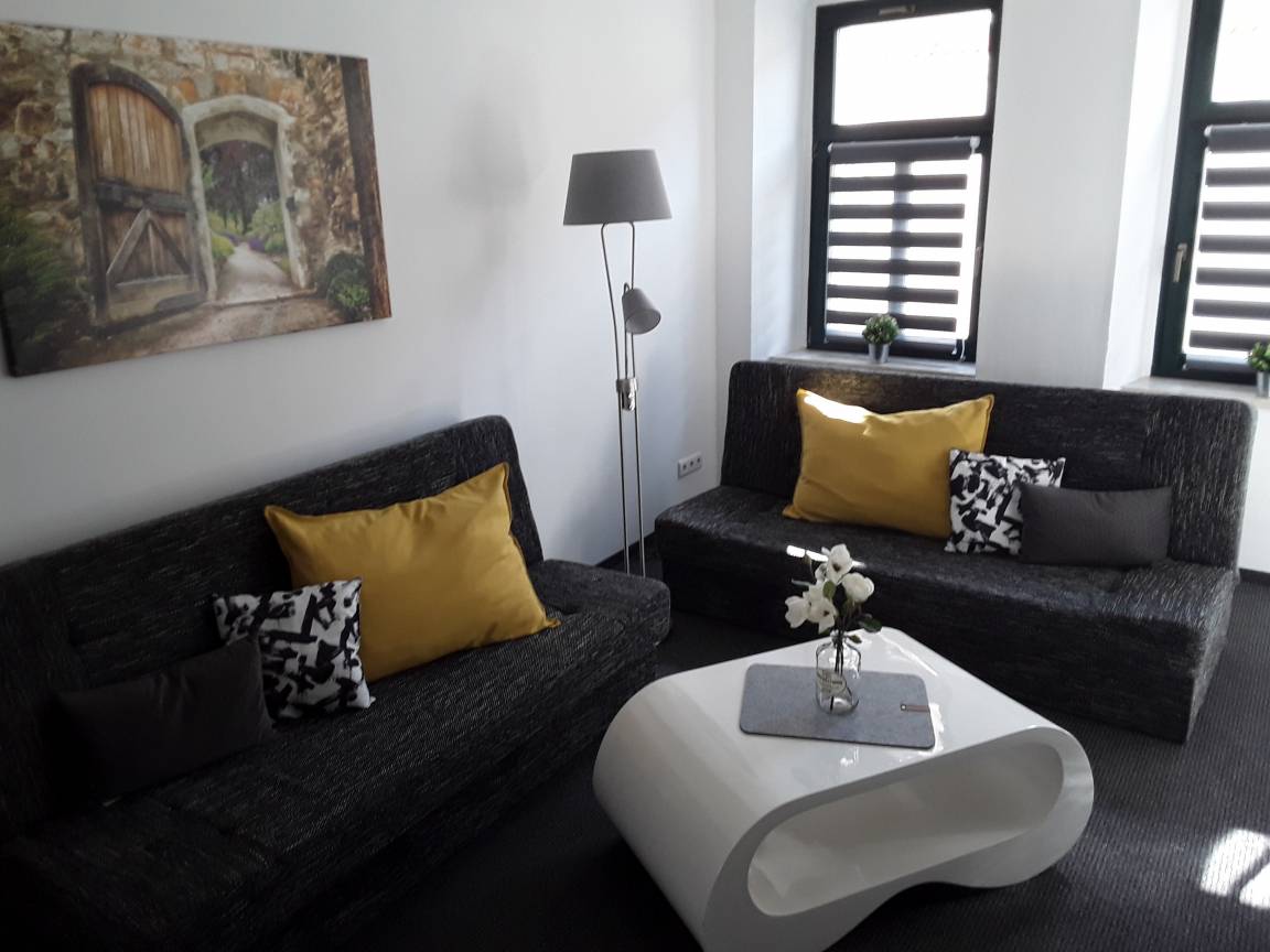 80 M² Ferienwohnung ∙ 3 Schlafzimmer ∙ 6 Gäste - Hettstedt