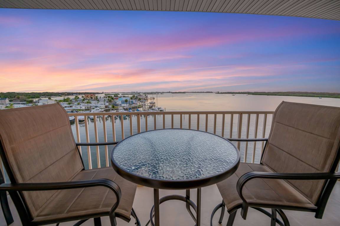 Apartment ∙ 1 Bedroom ∙ 4 Guests - Treasure Island, FL