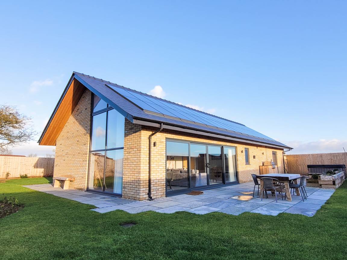 Cottage ∙ 3 Bedrooms ∙ 6 Guests - Lincoln