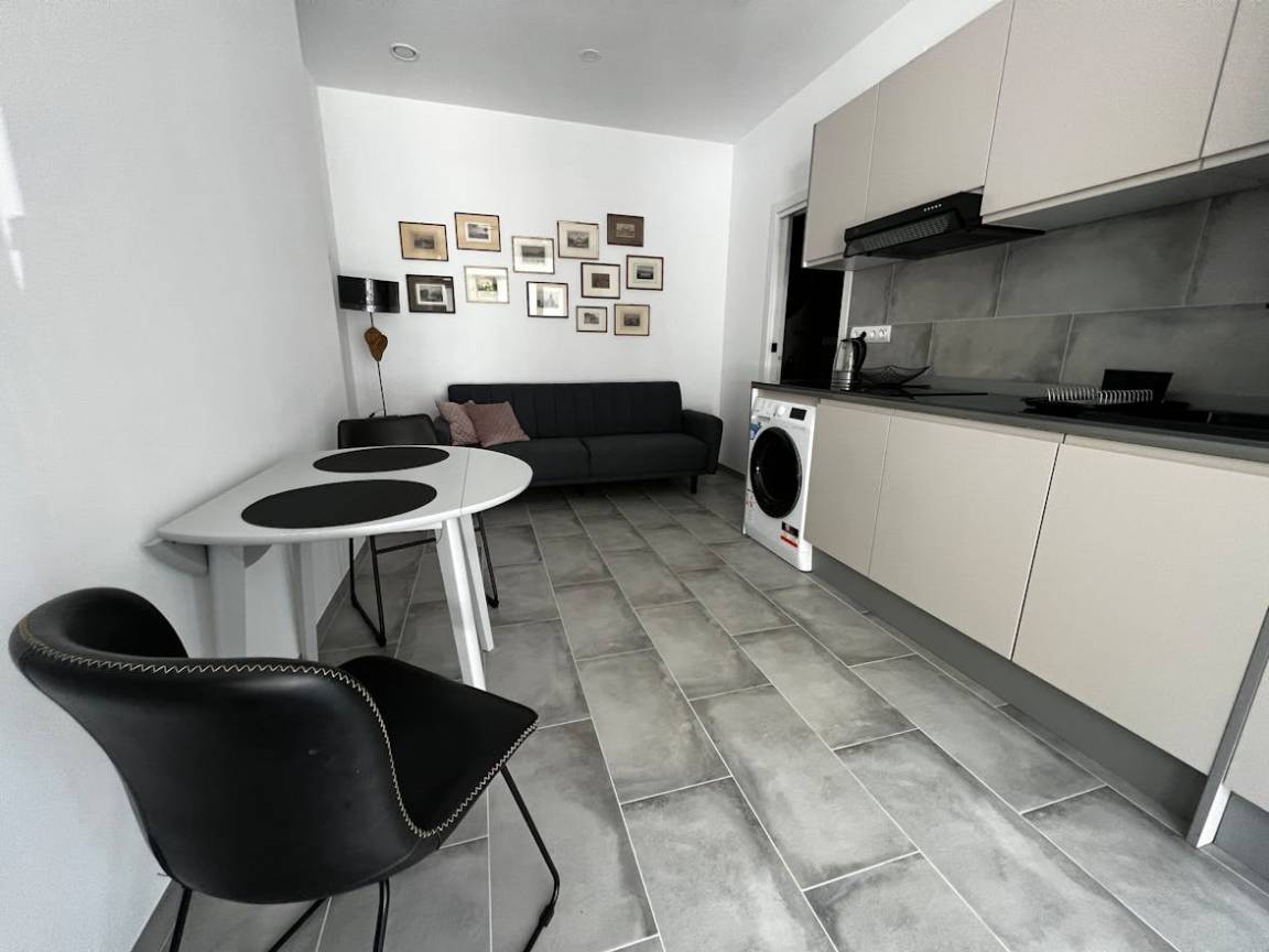 33 M² Apartamento ∙ 1 Habitación ∙ 1 Huésped - Valencia
