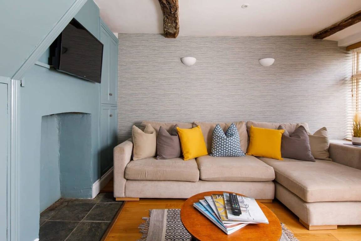 House ∙ 4 Bedrooms ∙ 6 Guests - Chichester