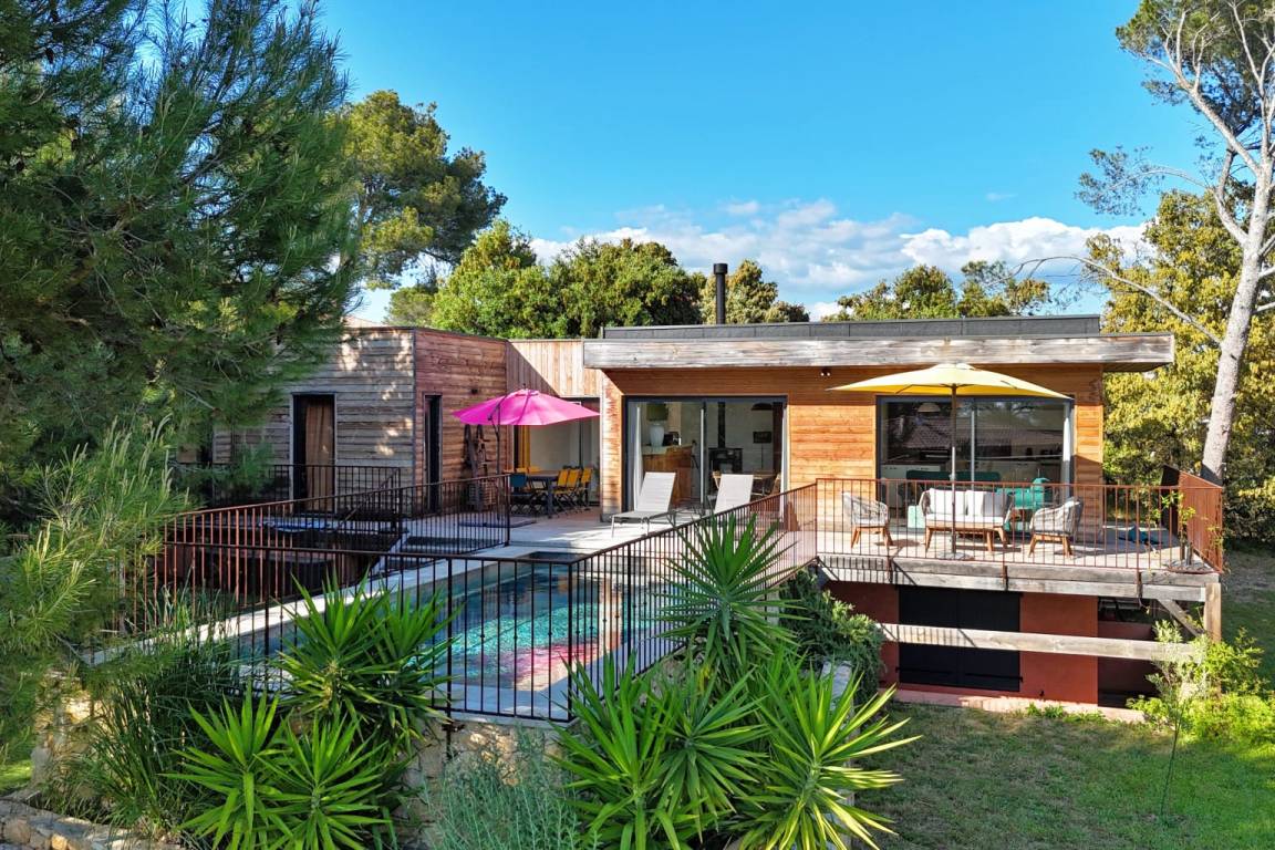 250 M² Villa ∙ 4 Chambres ∙ 8 Personnes - Ventabren