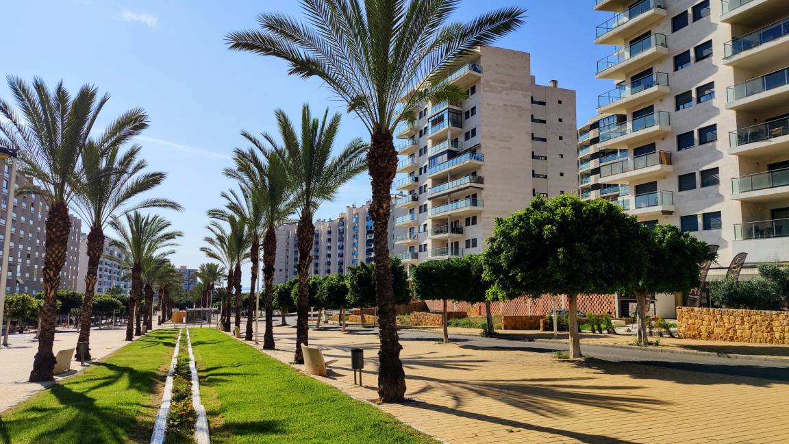 84 M² Apartamento ∙ 2 Habitaciones ∙ 4 Huéspedes - Villajoyosa