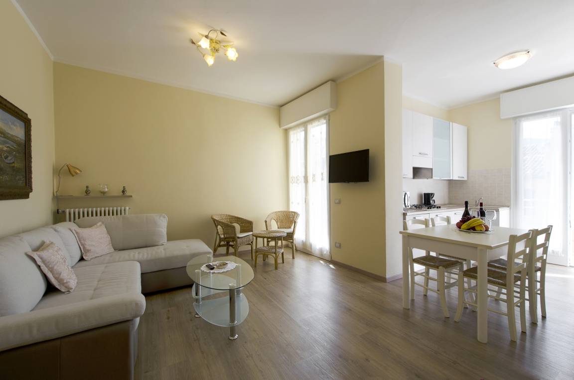 70 M² Apartment ∙ 2 Bedrooms ∙ 4 Guests - Torri del Benaco