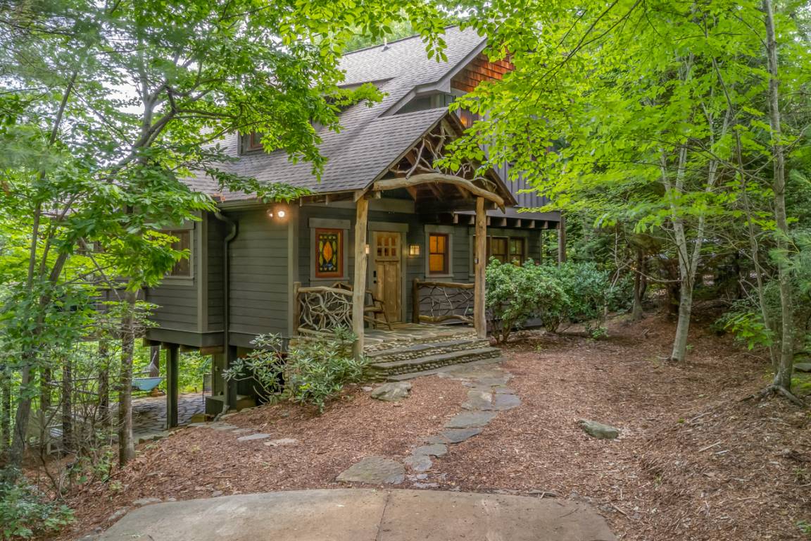 House ∙ 3 Bedrooms ∙ 10 Guests - Lake Lure, NC