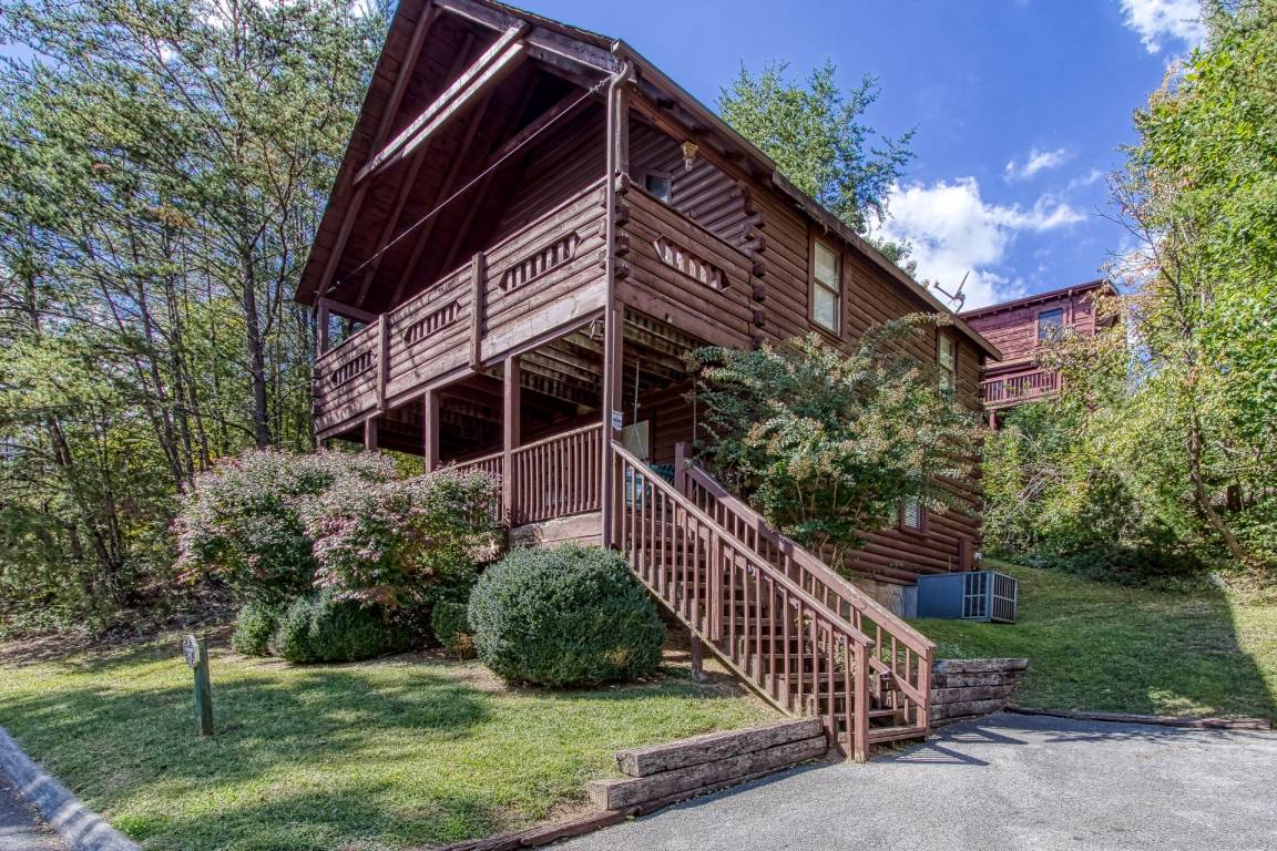 Cabin ∙ 3 Bedrooms ∙ 8 Guests - Pigeon Forge, TN