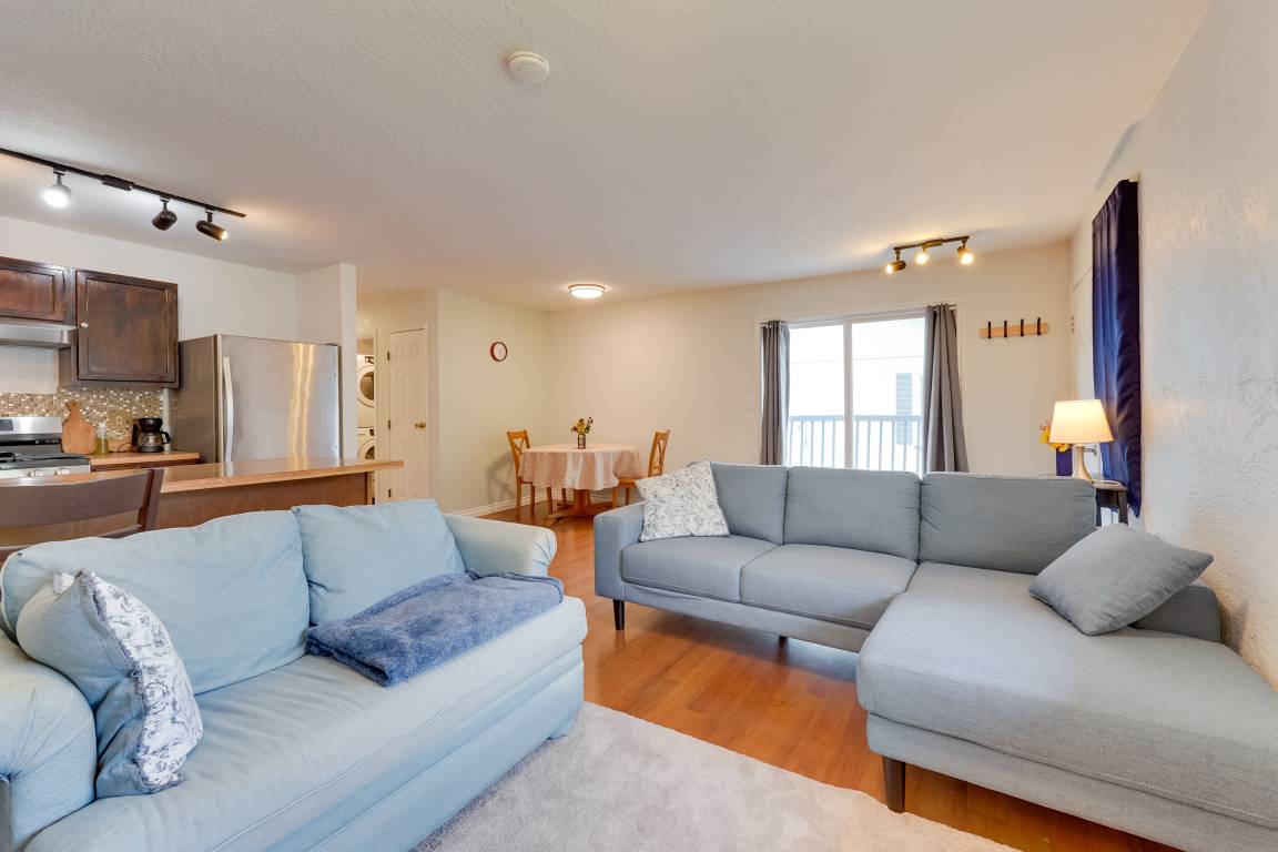 78 M² House ∙ 2 Bedrooms ∙ 5 Guests - University Lake, Anchorage