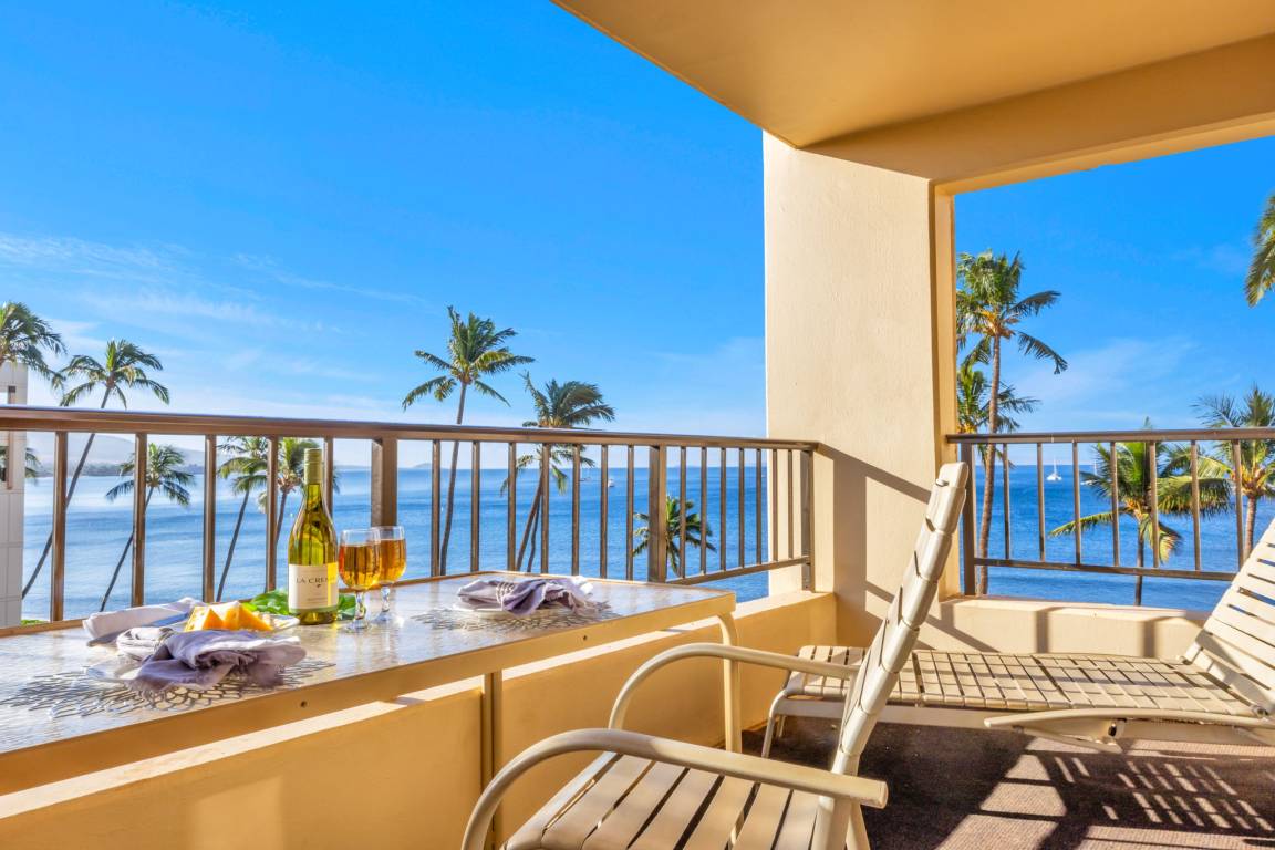 Condo ∙ 2 Bedrooms ∙ 6 Guests - Kealia Pond National Wildlife Refuge