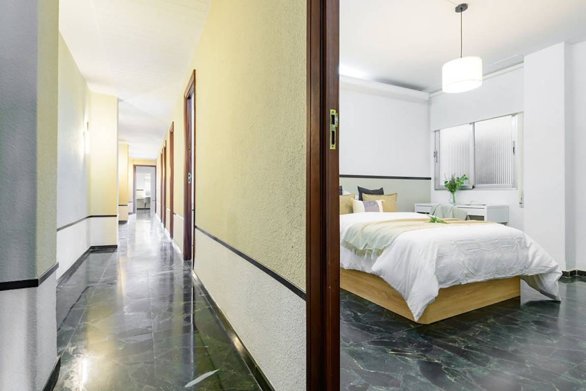 172 M² Habitación Privada ∙ 1 Habitación ∙ 1 Huésped - Valencia