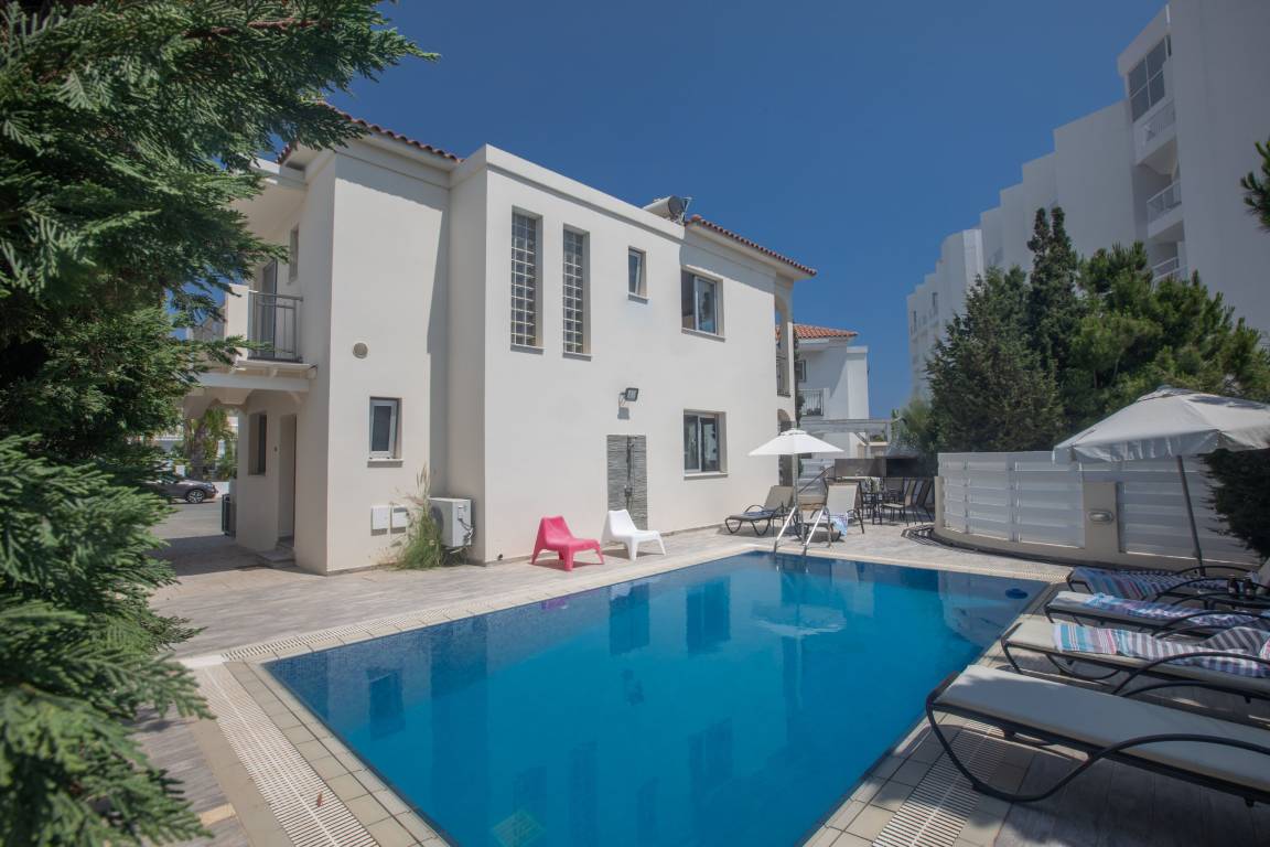 Cottage ∙ 3 Bedrooms ∙ 7 Guests - Fig Tree