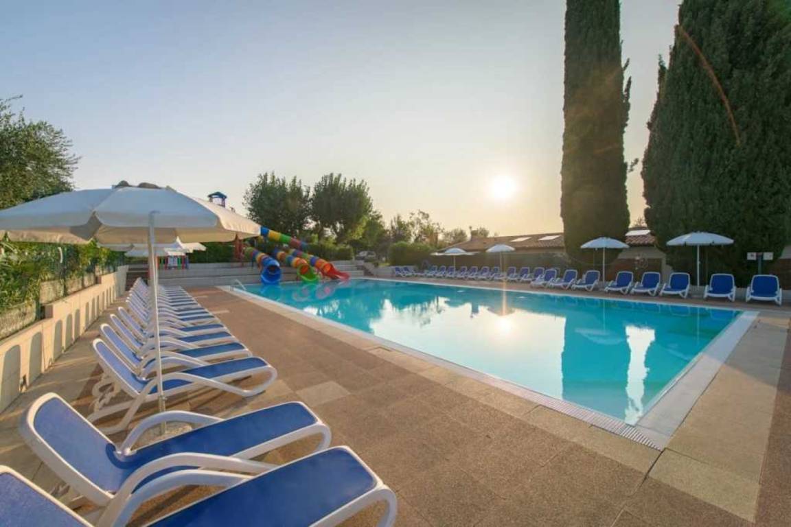 30 M² Camping ∙ 2 Chambres ∙ 5 Personnes - Peschiera del Garda