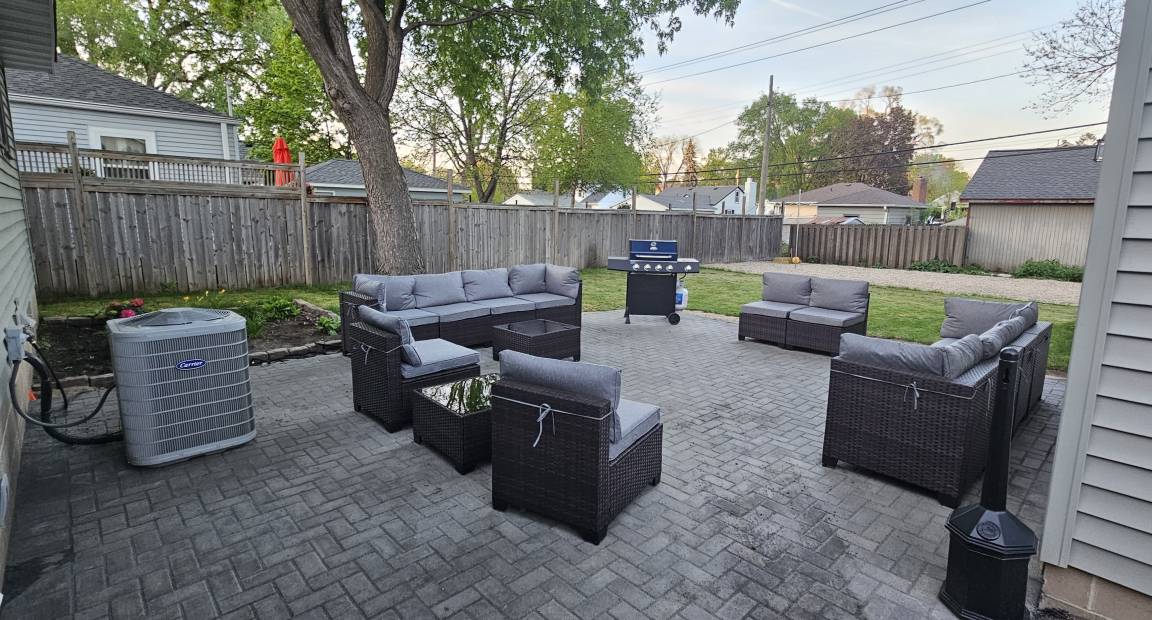 177 M² House ∙ 4 Bedrooms ∙ 8 Guests - Lawrence Lake, Bloomington