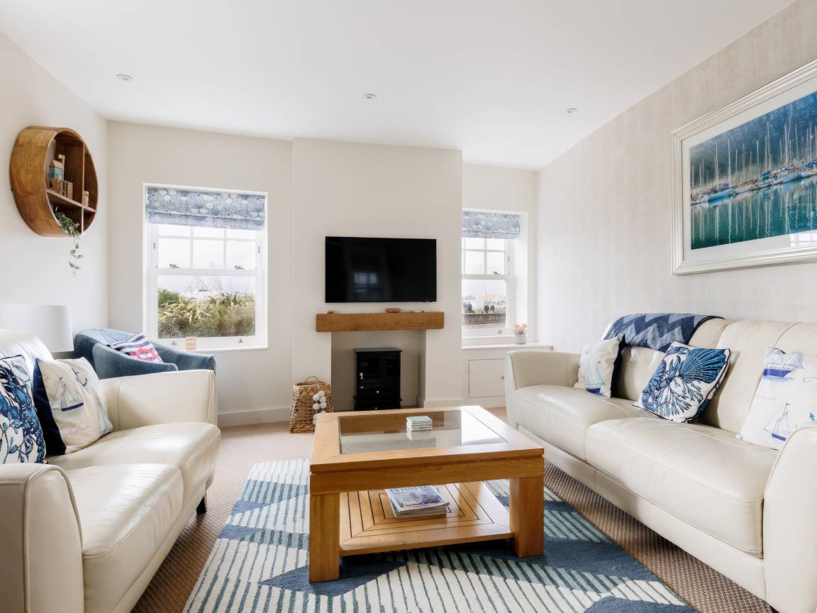 Cottage ∙ 3 Bedrooms ∙ 6 Guests - Poole