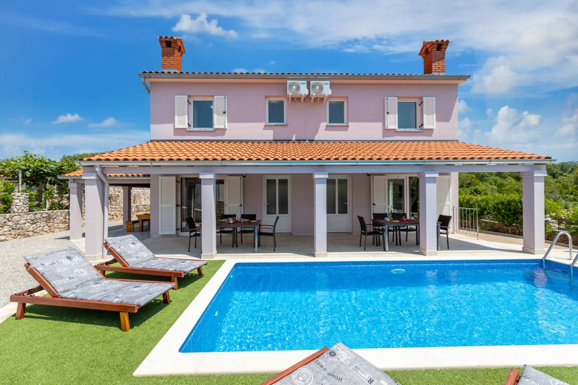 200 M² Villa ∙ 4 Makuuhuonetta ∙ 10 Vierasta - Krk
