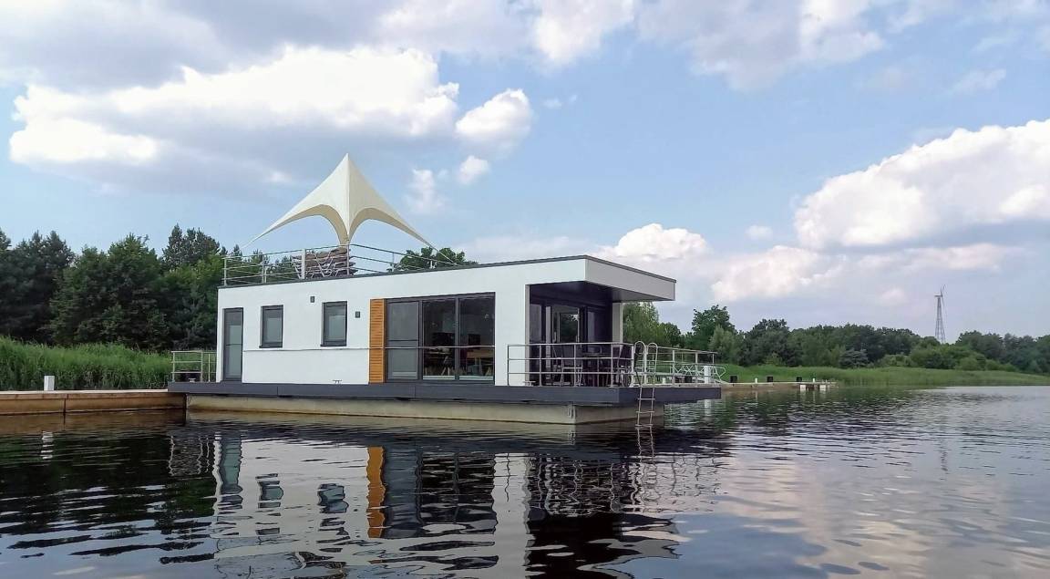 45 M² Houseboat ∙ 2 Bedrooms ∙ 4 Guests - Brandenburg, Germany