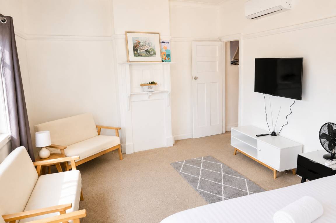 95 M² Apartment ∙ 3 Bedrooms ∙ 5 Guests - Strathfield