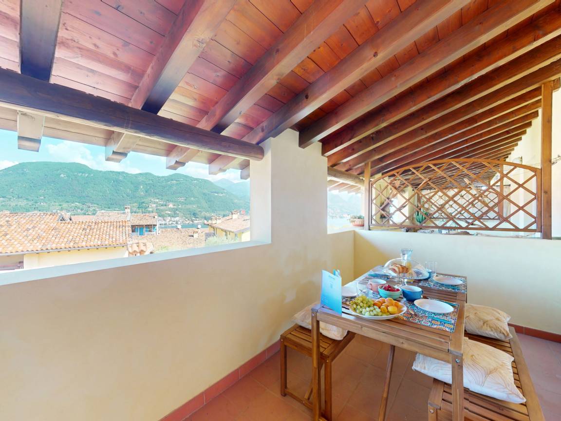 120 M² Apartment ∙ 2 Bedrooms ∙ 6 Guests - Gardone Riviera