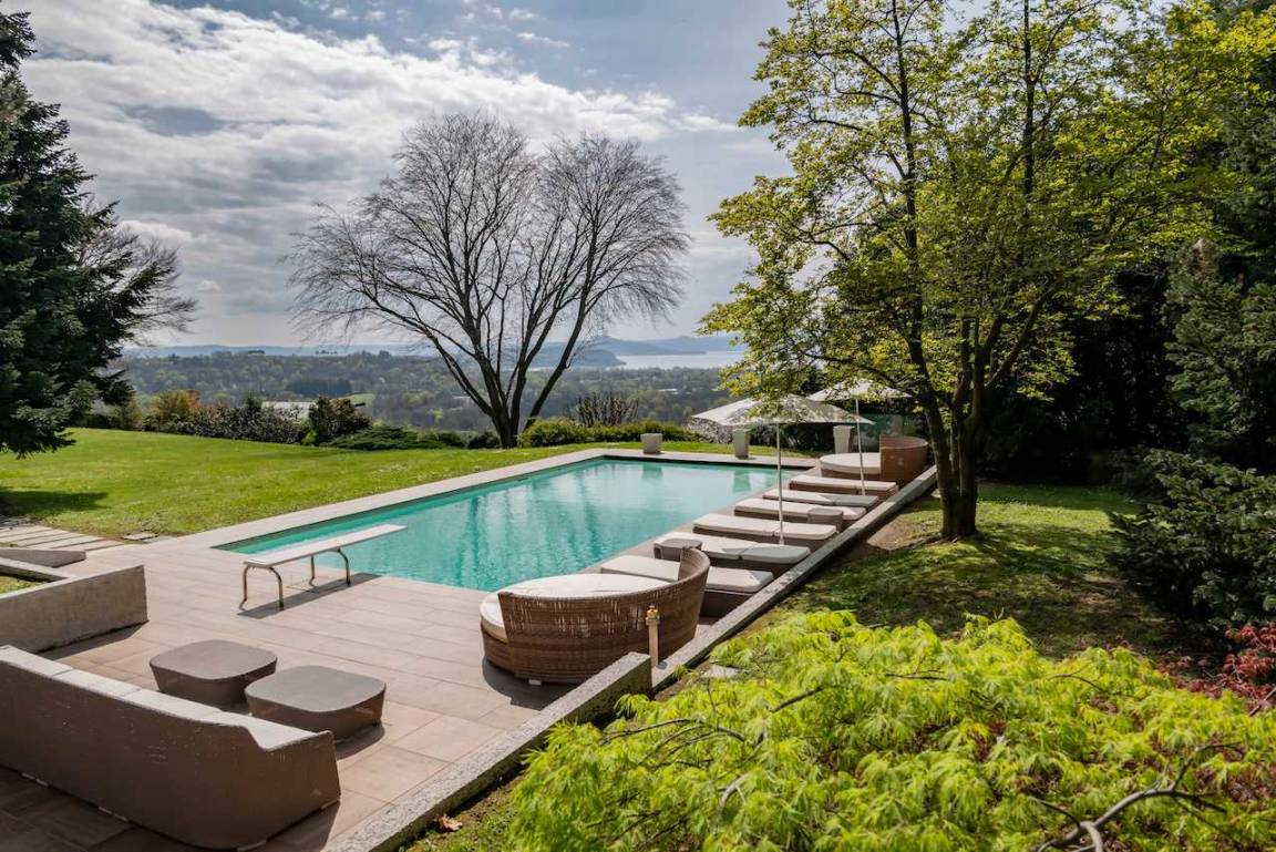 Villa ∙ 6 Bedrooms ∙ 12 Guests - Lake Maggiore
