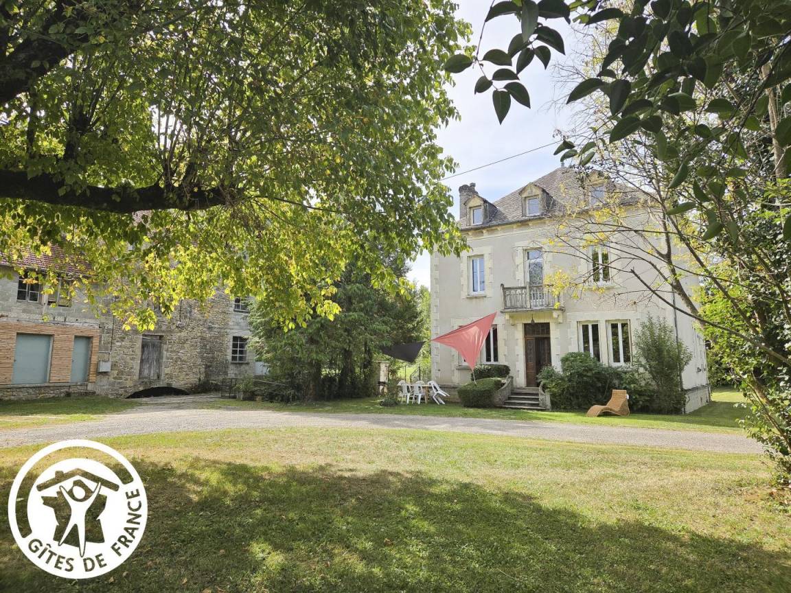 170 M² Gîte ∙ 5 Chambres ∙ 9 Personnes - Lot