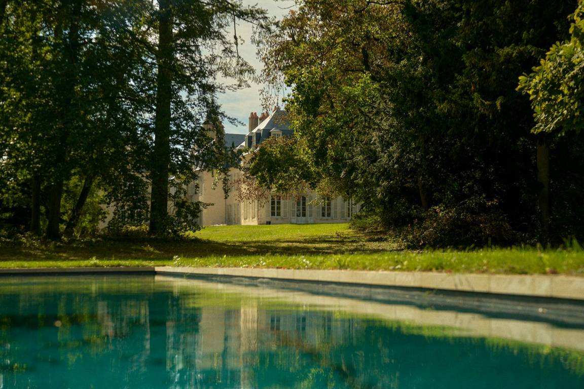 Castle ∙ 24 Bedrooms ∙ 47 Guests - Sancerre