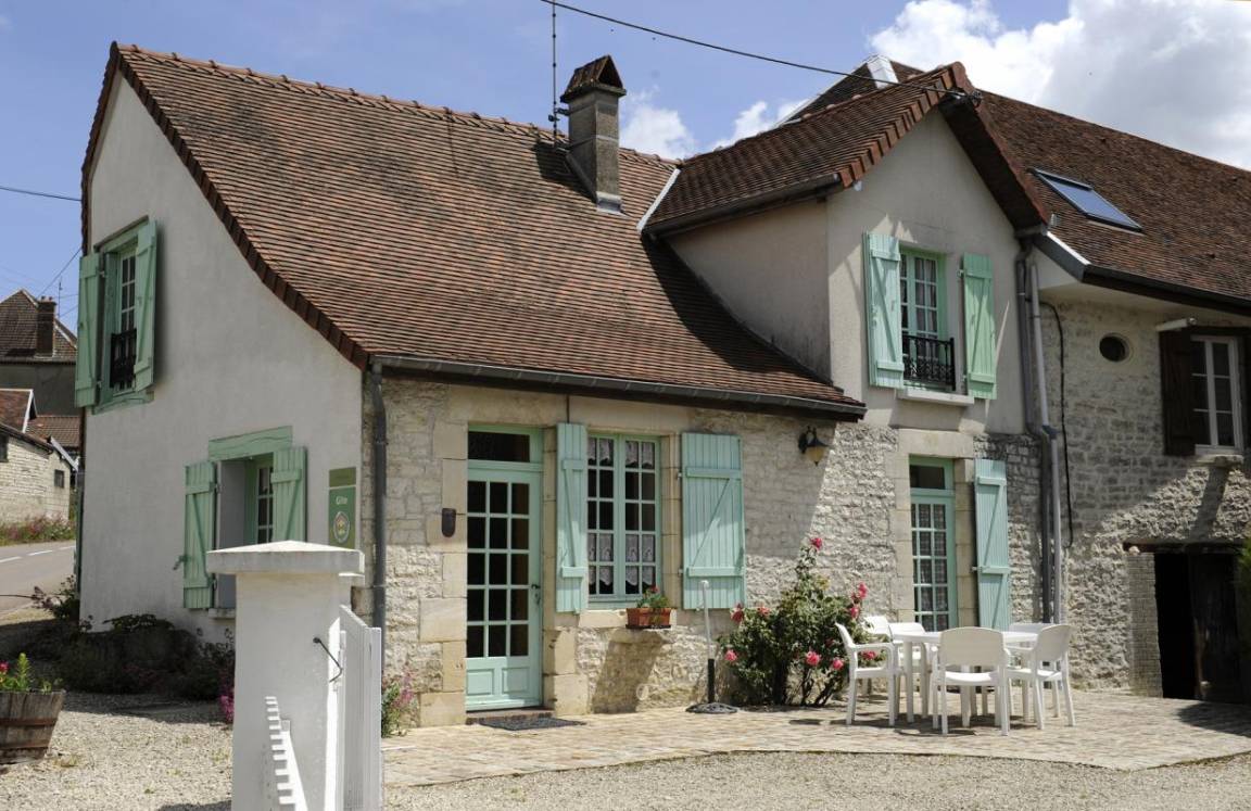 80 M² Gîte ∙ 3 Habitaciones ∙ 6 Huéspedes - Dolancourt