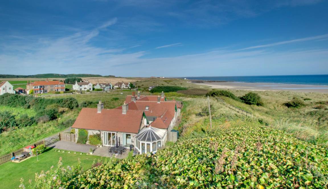 Cottage ∙ 4 Bedrooms ∙ 8 Guests - Bamburgh